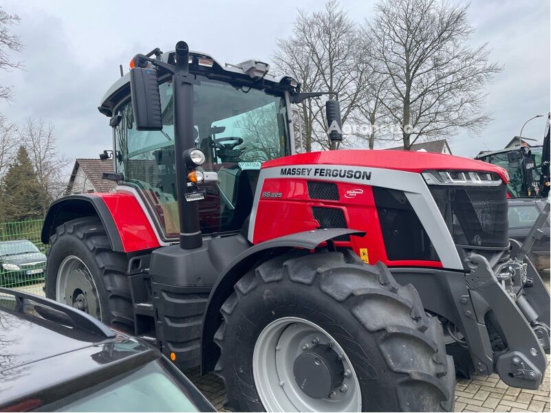 Novi Massey Ferguson 8S.225 Dyna-VT EXCLUSIVE traktor točkaš