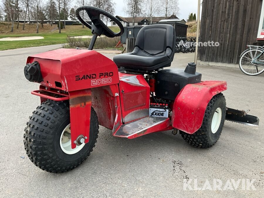 Prodaje se Toro Sand pro 2020 traktor kosilica na aukciji