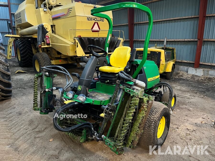 Prodaje se John Deere 8700 Precision Cut traktor kosilica na aukciji