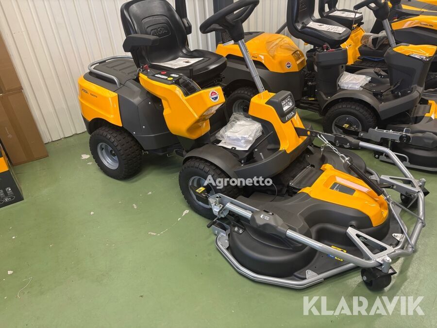 Prodaje se Stiga Park Pro 900 WX traktor kosilica na aukciji