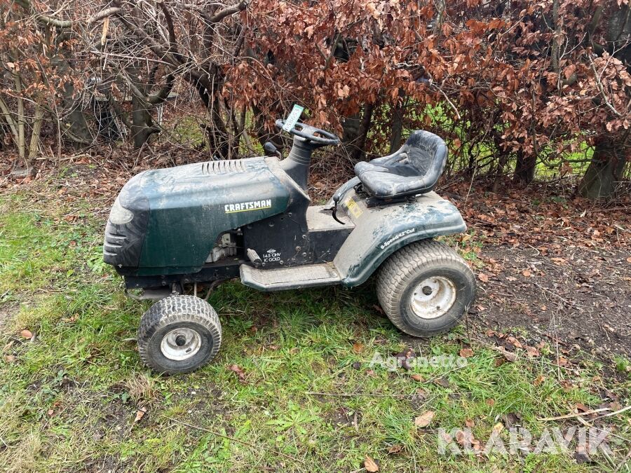 Prodaje se Craftsman 6speed/42cut traktor kosilica na aukciji