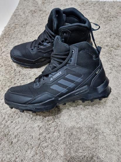 Adidas terrex jednom nosene