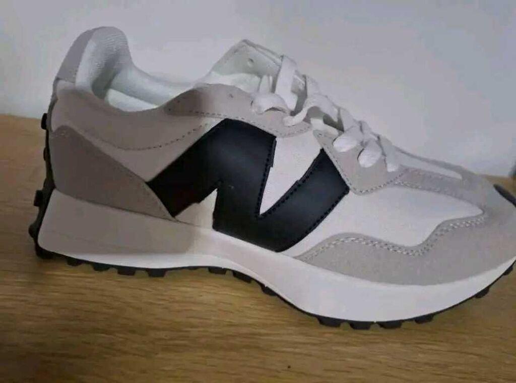 New Balance, 38