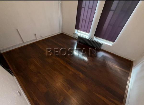 Ustanicka, Trosoban stan za izdavanje, 70m2, 500€