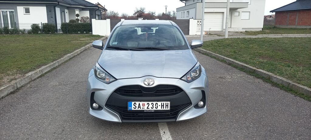 Toyota Yaris: 1.5 l | 2022 г. Hečbek