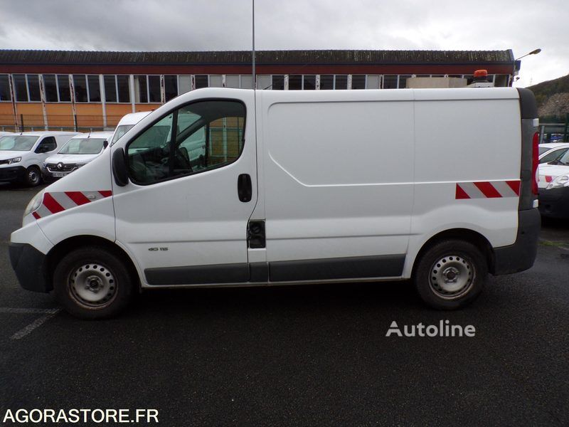 Prodaje se Renault TRAFIC minibus furgon na aukciji