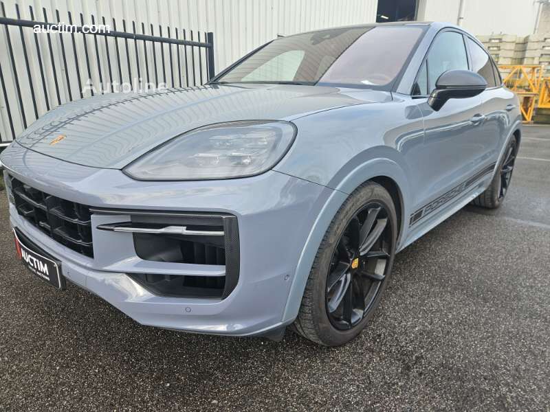 Prodaje se Porsche Cayenne E-hybrid terenac na aukciji