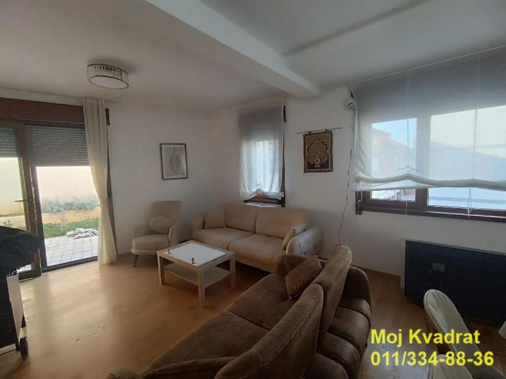 Trosoban stan za izdavanje, 83m2, 1.000€