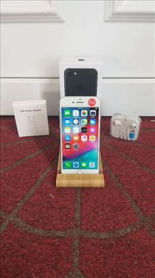 Iphone 8 silver -garancija