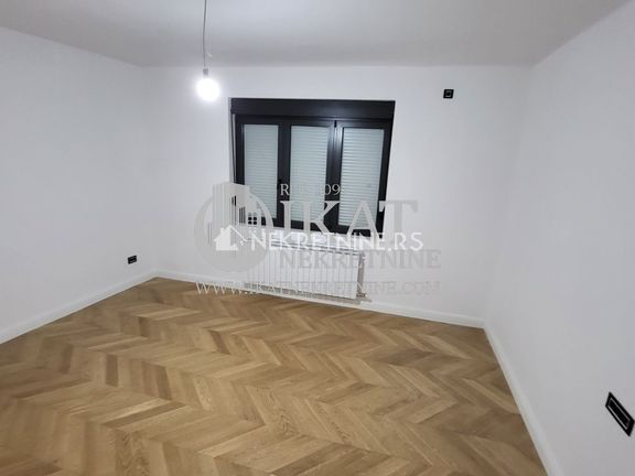 Vračar, Vojvode Šupljikca, poslovni prostor 82m2 ID#3969