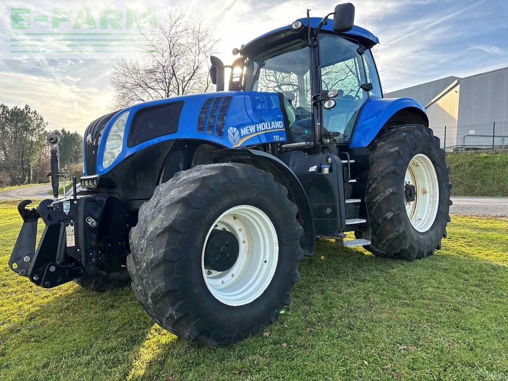 New Holland T8.300 traktor točkaš