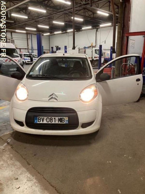 Prodaje se Citroen C1 hečbek na aukciji