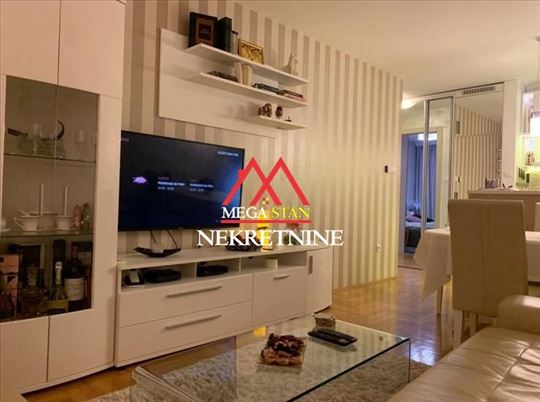 Luksuzan stan u centru Novog Sada – 60m²