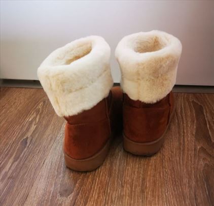 Braon čizmice Primark