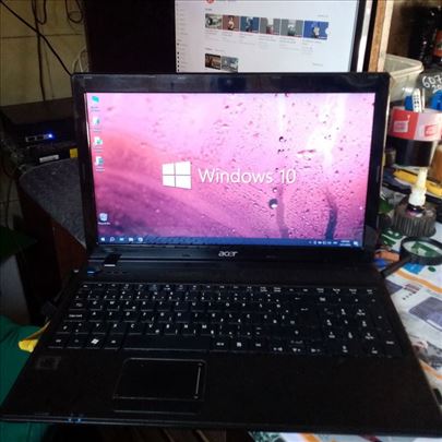 LapTop Acer - Hdd 300gb - Displej 15,6 - Ram 4gb