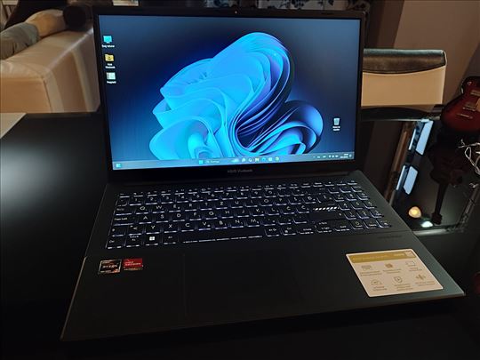 Asus Vivobook 15.6 Ryzen 5 512GB SSD Novo