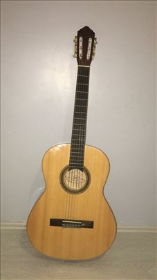 Akustična gitara José Ribera