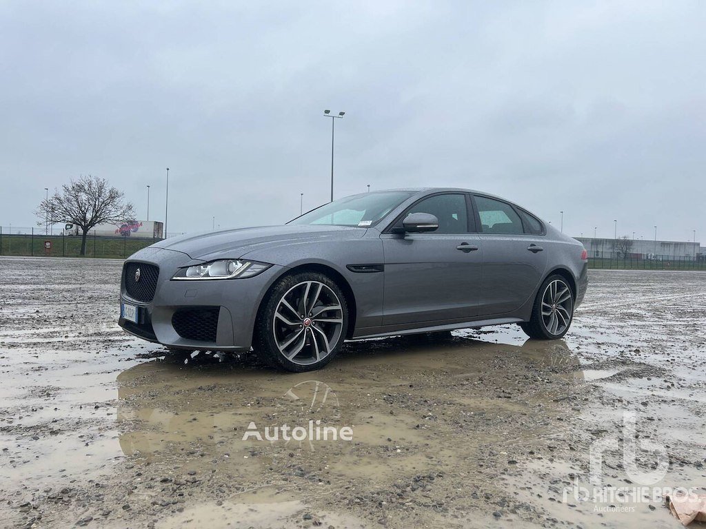 Prodaje se Jaguar XF 2.0D I4 132KW 4WD CHEQUERED FLA krosover na aukciji