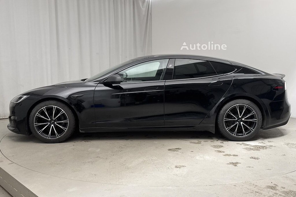 Prodaje se Tesla Model S sedan na aukciji