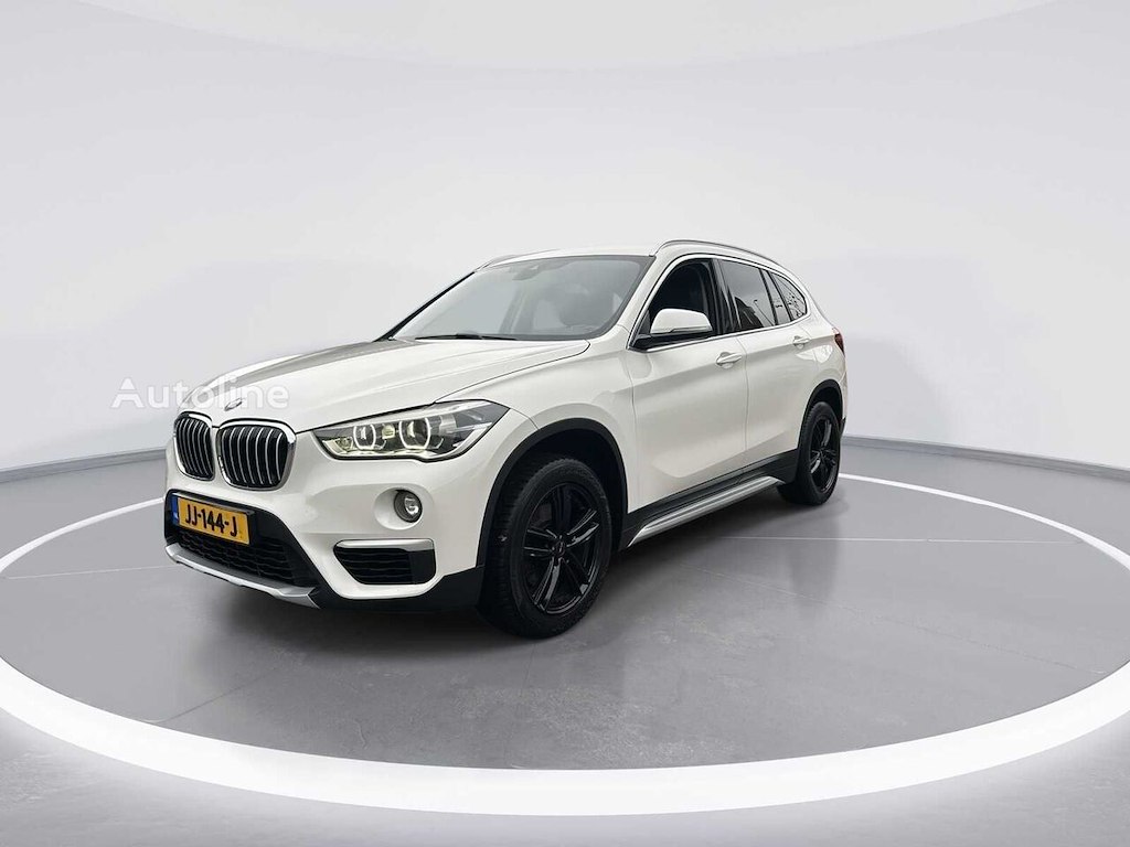 Prodaje se BMW X1 krosover na aukciji