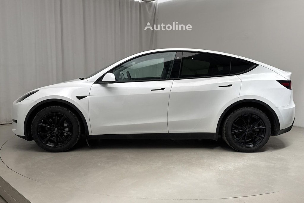 Prodaje se Tesla Model Y krosover na aukciji