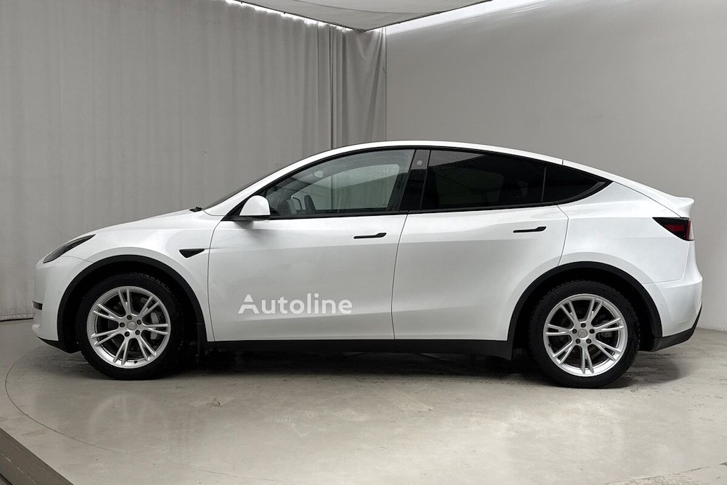 Prodaje se Tesla Model Y krosover na aukciji