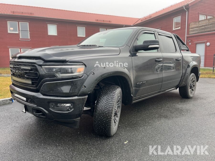 Prodaje se Dodge RAM 1500 5.7 (395hk) pikap na aukciji