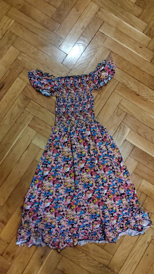 Nova predivna haljina, 100%viskoza    S-M