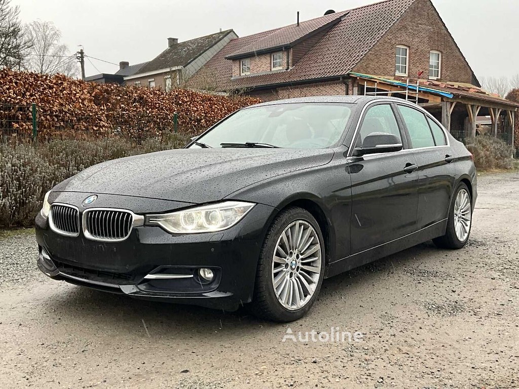 Prodaje se BMW 328l sedan na aukciji