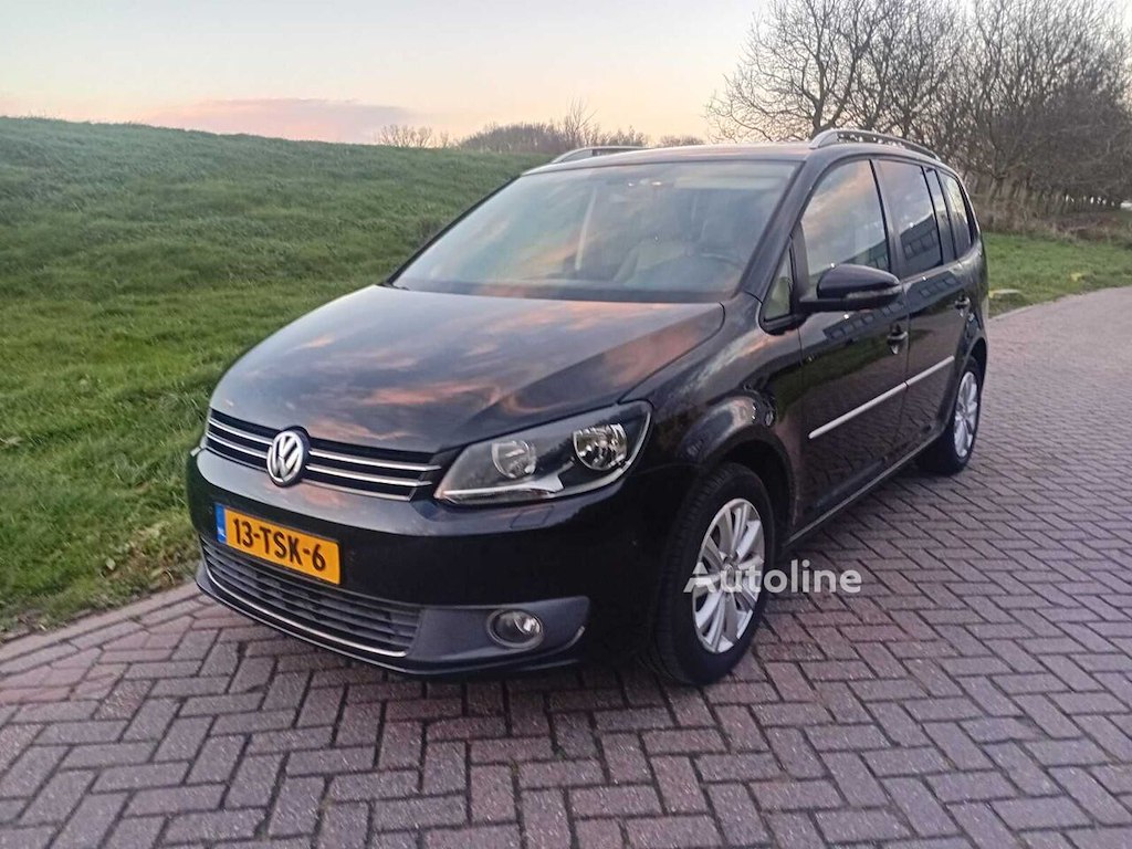 Prodaje se Volkswagen Touran minivan na aukciji