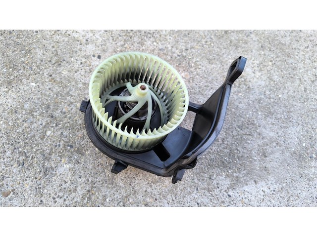 Renault clio 2 ventilator kabina