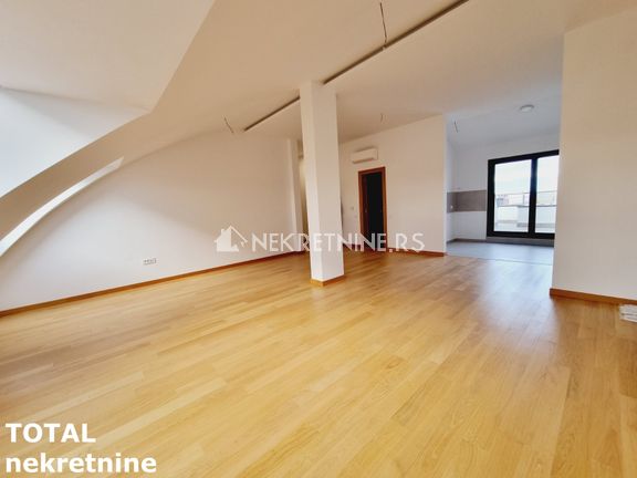 Četvorosoban stan NOVI SAD, 311472€