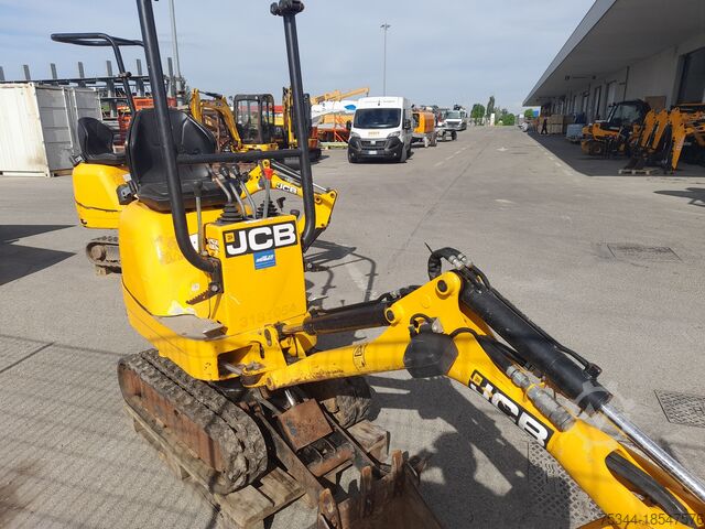 Mini bager
JCB 8008 CTS