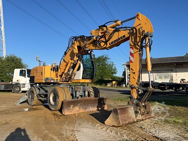 Mobilni bager
Liebherr A 314 Litronic with VA offset boom