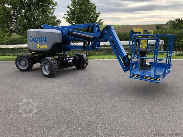 Artikulisan teleskopski bum lift
Genie Z45 XC