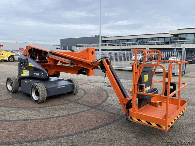 JLG M450 AJ Bi-energija
JLG M450 AJ Bi-energy