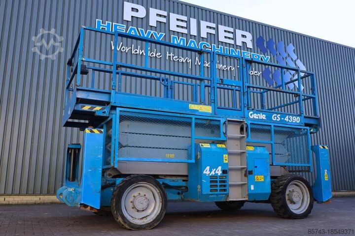 Podizanje makaza
Genie GS4390 Diesel, 4x4 Drive, 15m Working Height, 680k