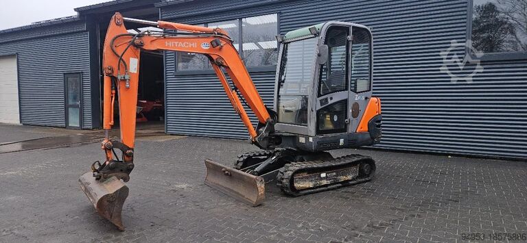 Mobilni bager
Hitachi ZX25 clr