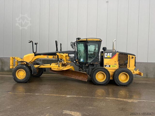 Grader
CAT 140 M AWD