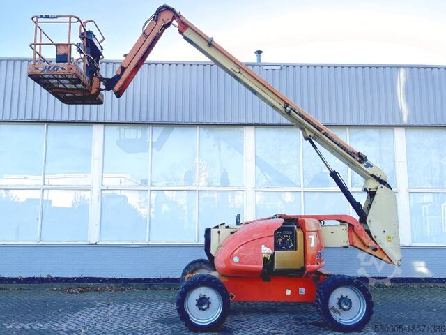 Teleskopska platforma
JLG 600 AJ