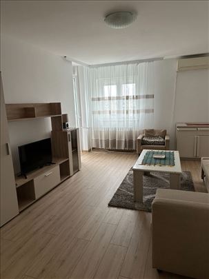 Blok 28, komforan, renoviran, ID 23909