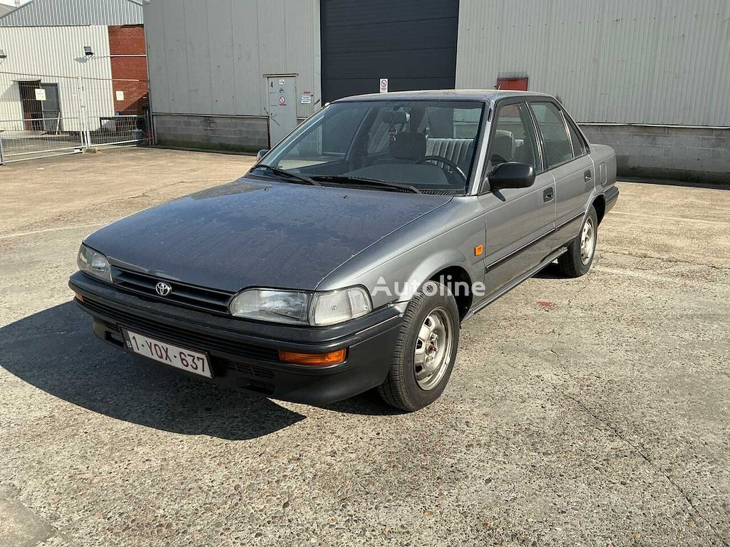 Prodaje se Toyota Corolla sedan na aukciji