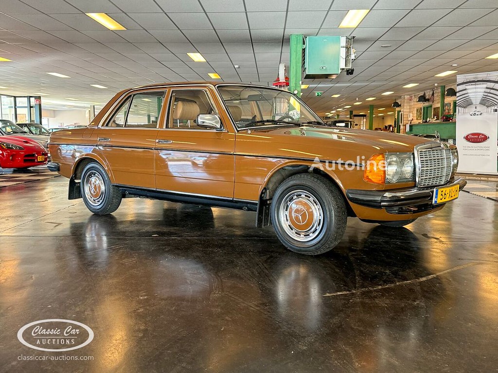 Prodaje se Mercedes-Benz 240D sedan na aukciji