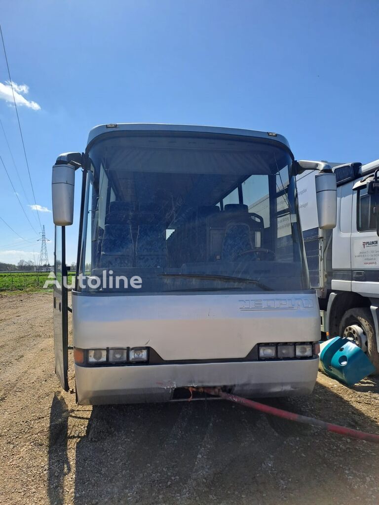 Wszystkie części Neoplan N316 za Neoplan N316 autobusa