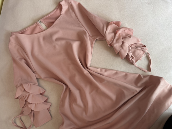 Roze haljina