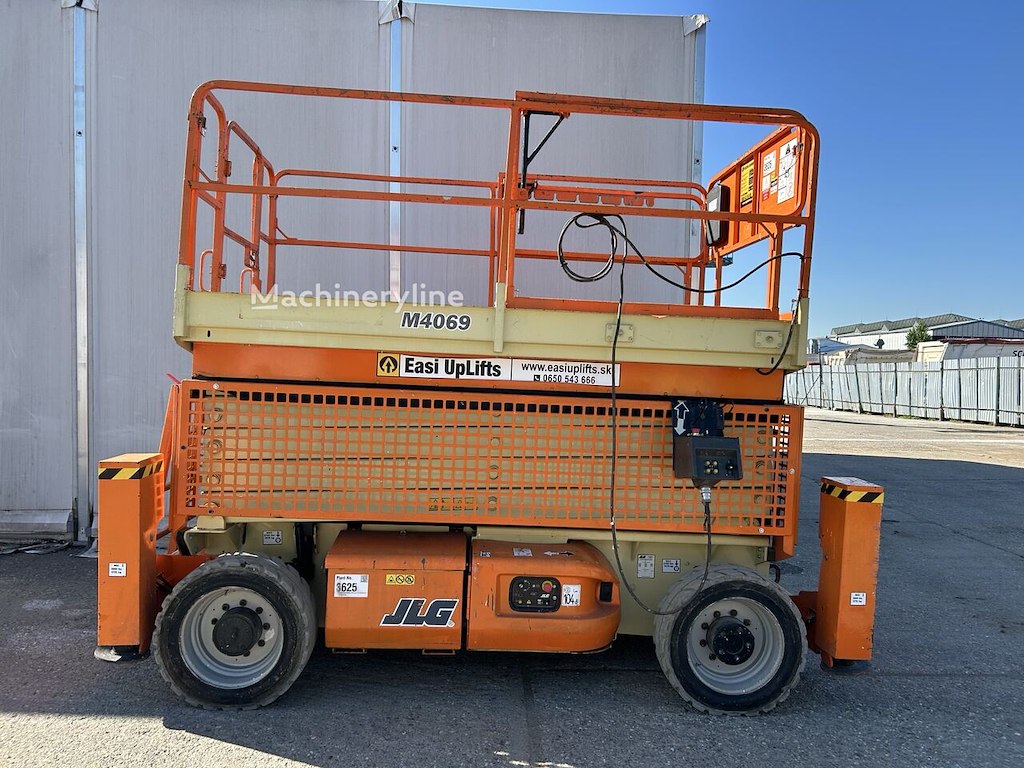JLG 4069 makazasta platforma