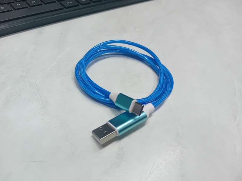usb usb-c kabal za punjenje telefona rgb plavo