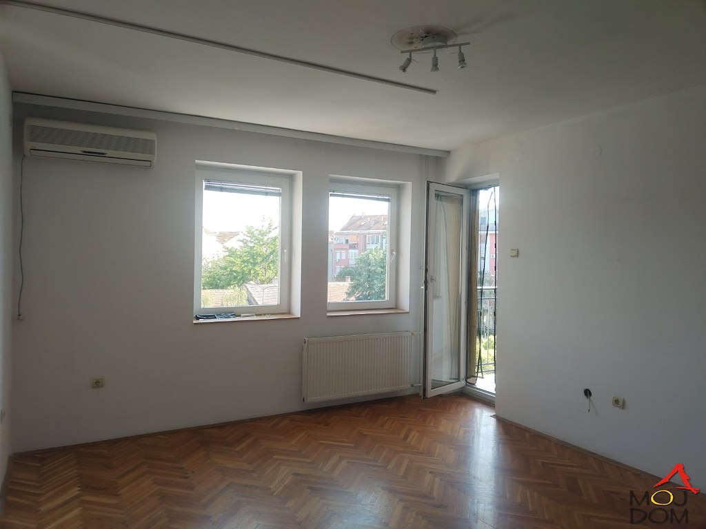 Stan,NOVI SAD,SOCIJALNO,kv: 42, € 123600, ID: 1030371