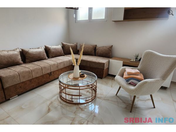 Trosoban Apartman Srpska Atina Novi Sad Petrovaradin