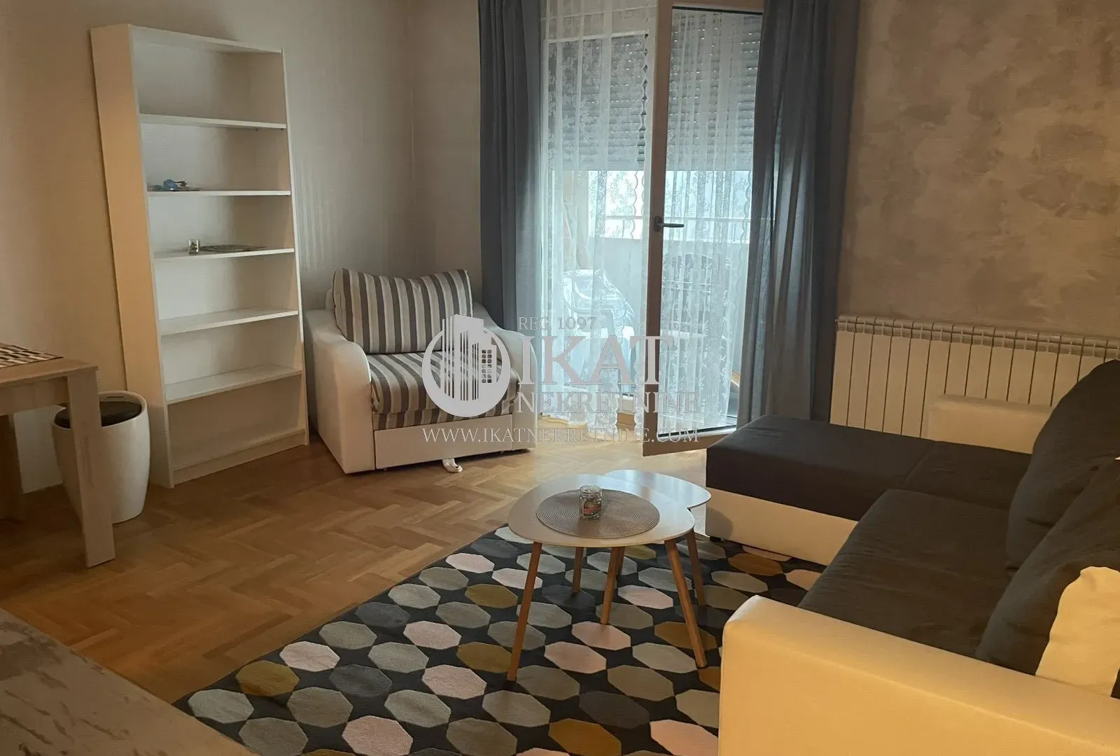 Izdavanje, jednosoban stan, 27m², Crveni Krst, Beograd